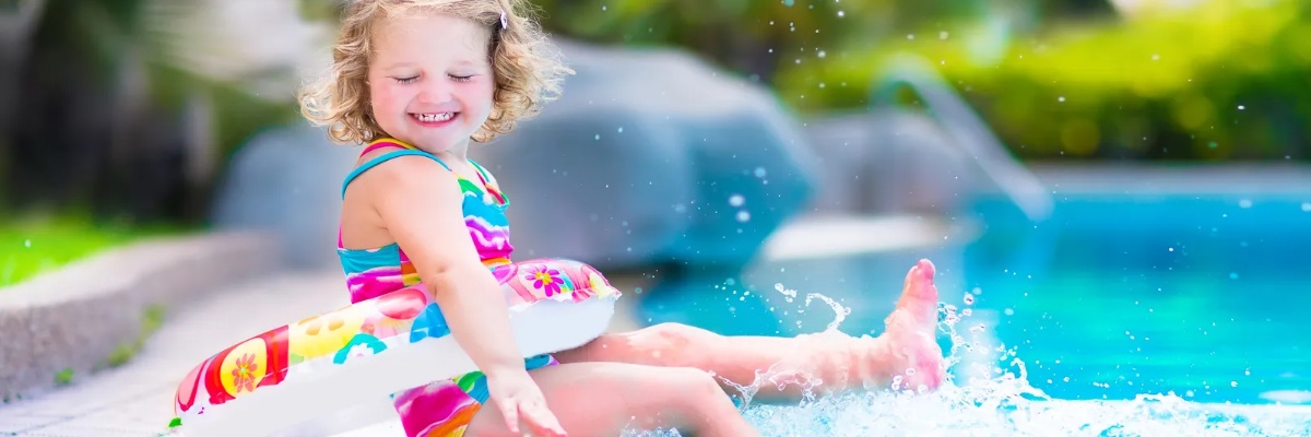 Pédiluve piscine : 6 choses à savoir sur ces accessoires | AquaPiscine.com