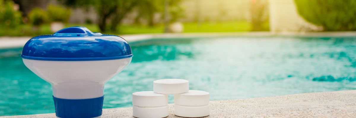 Se baigner avec le diffuseur de chlore en marche | AquaPiscine.com